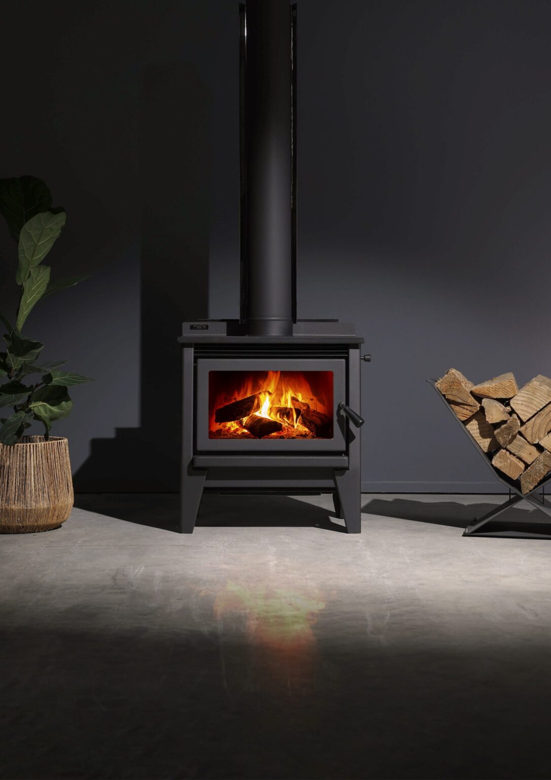 Metro Ultra Wee Rad Ultra-Low Emission Wood Fire with Flue Kit